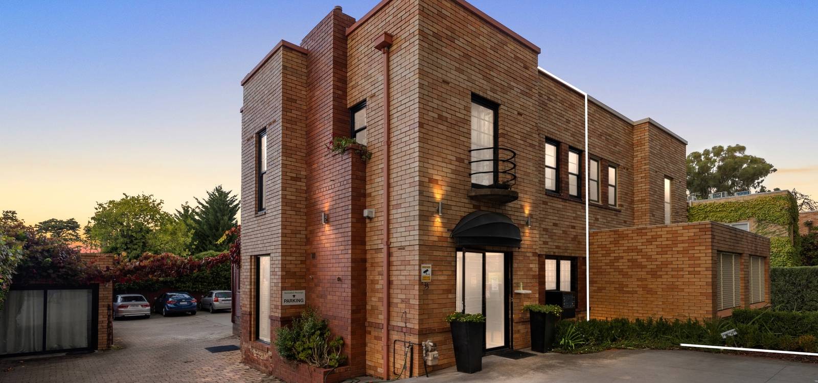 33 Canberra Avenue FORREST, ACT 2603 is for Sale on Zango | Zango