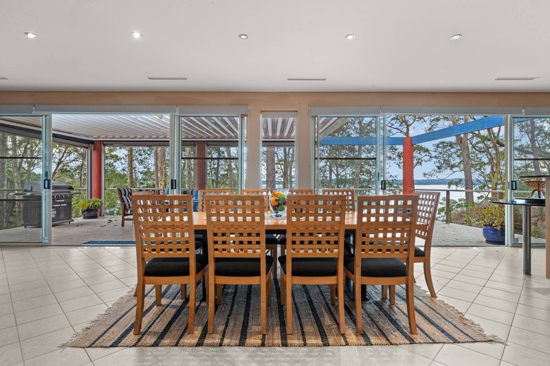 Sunshine Bay Stunner: Dual-level beachfront beauty with endless ...